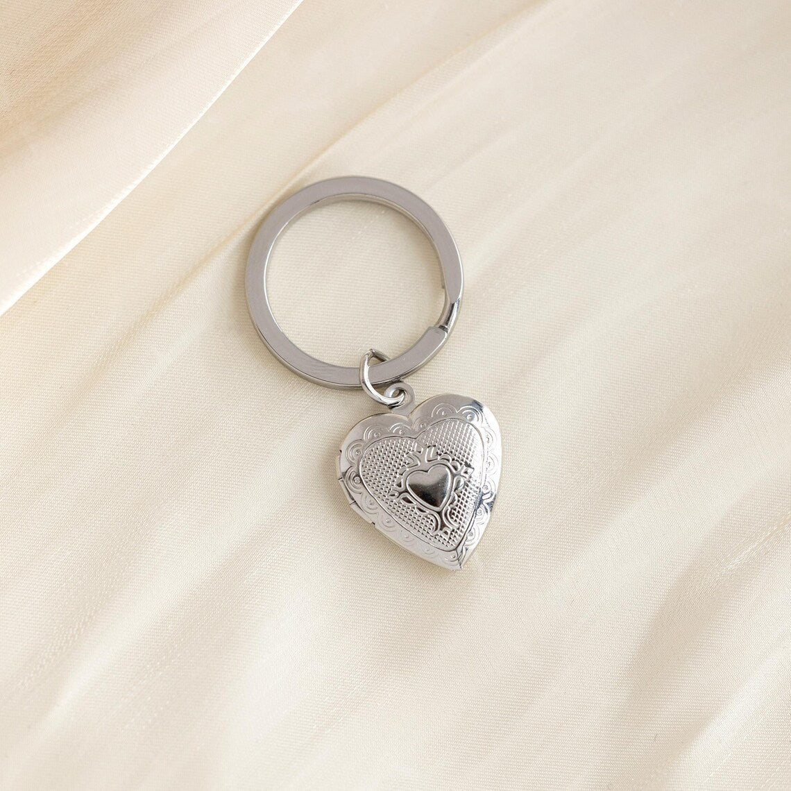 Customizable Photo Heart Locket Keychain – Cherish Your Memories Every ...