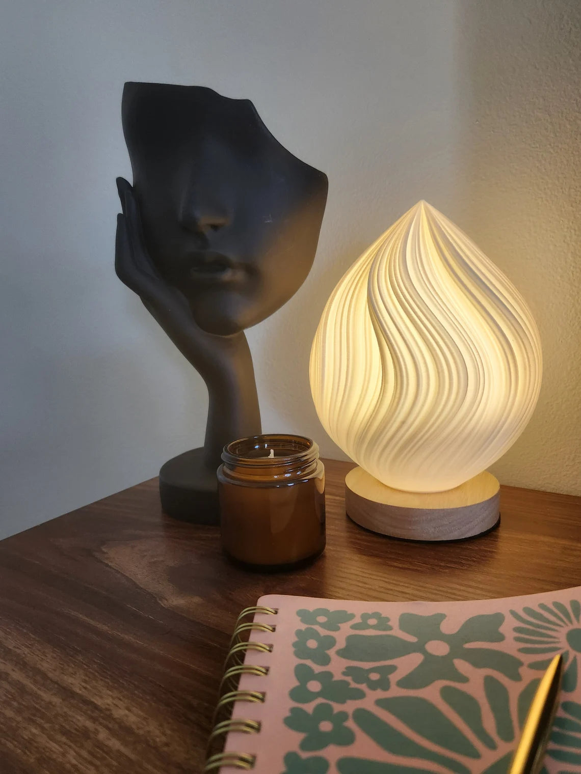 Minimalist Color-Changing Mood Light – Sleek Ambient Lighting for a Mo ...