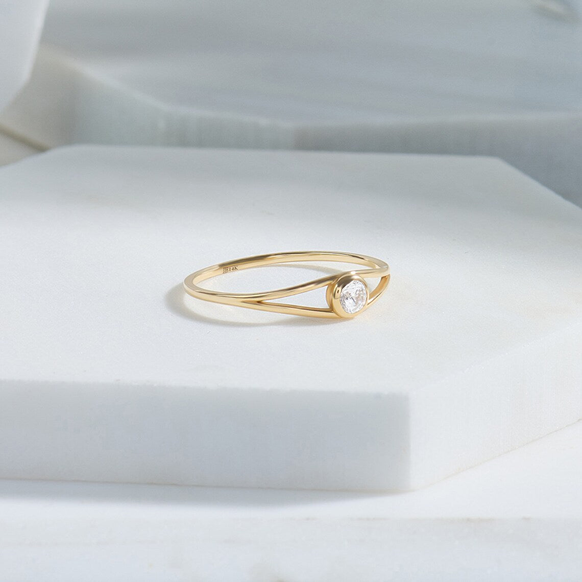 Minimalist Bezel Engagement Ring for Women – Simple Elegance for Moder ...